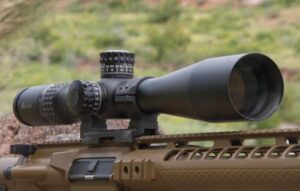 8 Best Long Range Scopes for Hunting & Tactical Shooting